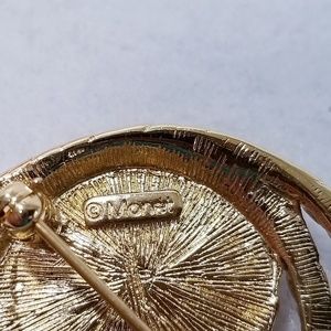 Monet | Jewelry | Vintage Monet Gold Tone Broochpin Wfaux Pearl | Poshmark